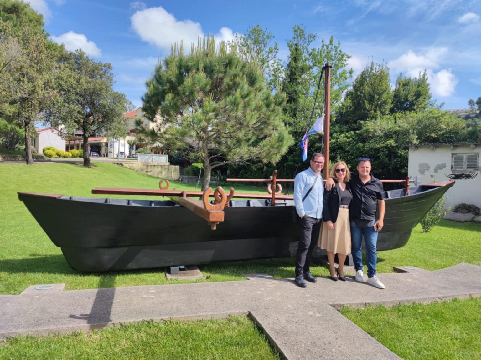 Obnovljena rapska lađa ponovno krasi park Boškopini | Rab Danas