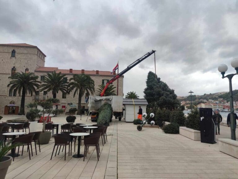 Posebne adventske pogodnosti na Najljepšem otočnom adventu na Rabu ...